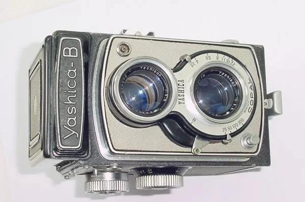 Yashica-B TLR 120 Medium Format 6x6 Film Camera with 80mm F/3.5 Lens - Y...