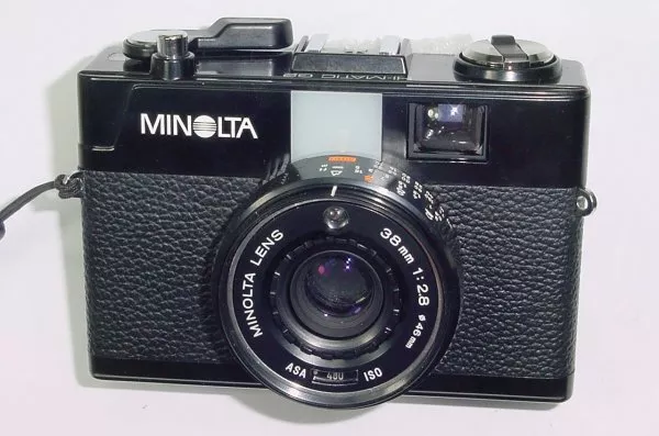 MINOLTA Hi-MATIC G2 35mm Film Compact Camera with 38mm F/2.8 Lens - Minolta